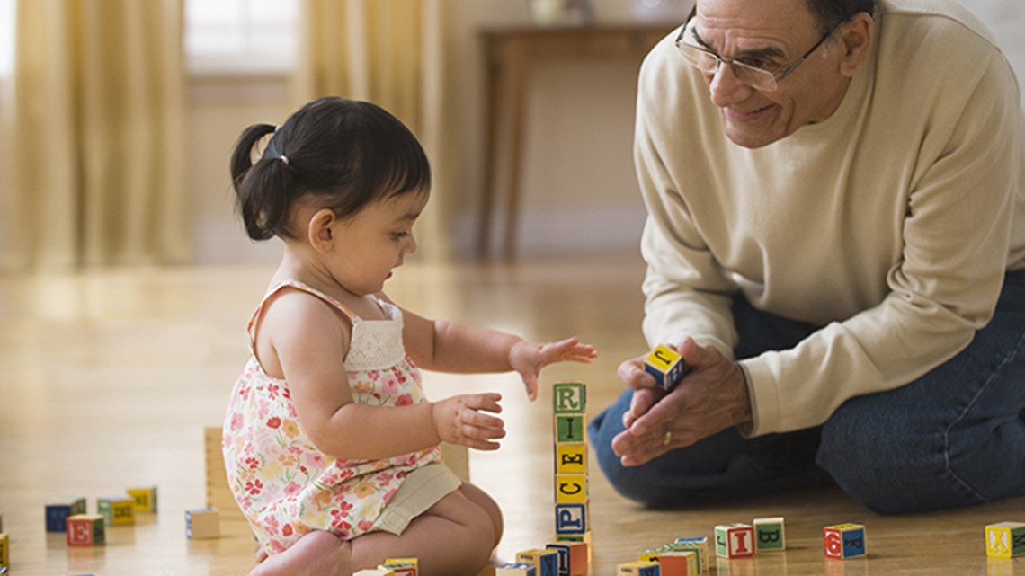 Bebés exploradores: importancia del gateo, estímulos y precauciones en ...