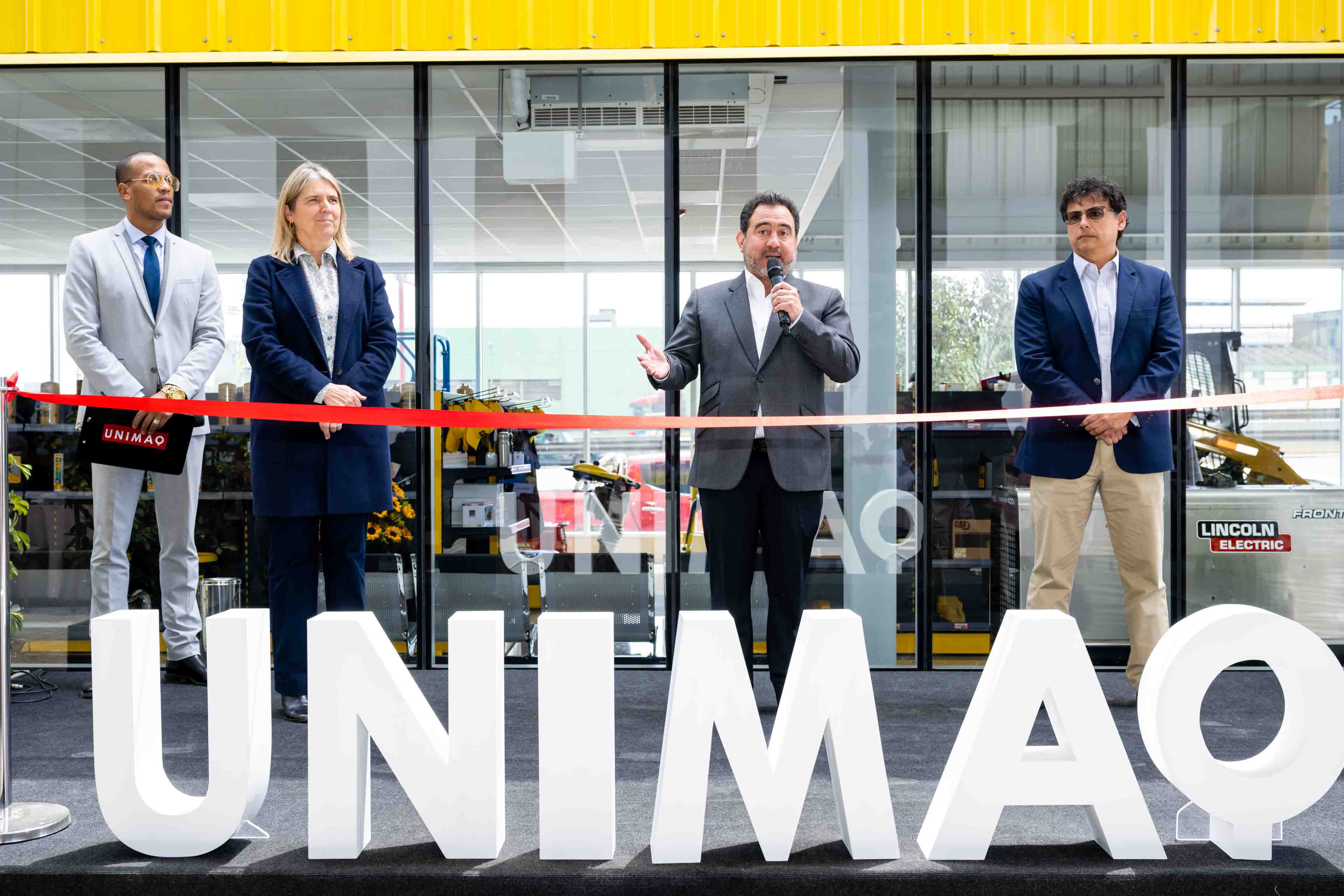 Unimaq inaugura su primera tienda retail de equipos ligeros para el ...