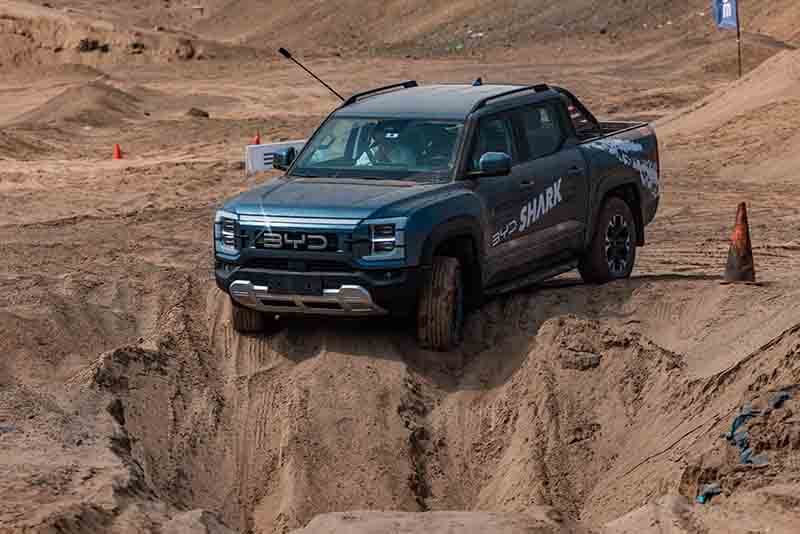 BYD lanza en Perú su pick up modelo Shark: la primera 4x4 híbrida ...